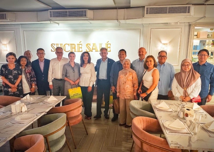 News Headline - Farewell High Tea